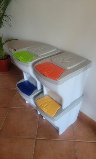 contenitori raccolta differenziata