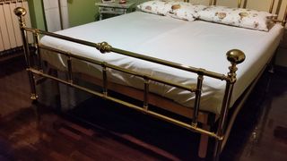Letto Matrimoniale in ottone bagnato nell'oro 
