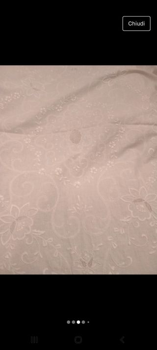 tovaglia di lino ricamata