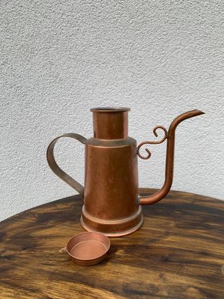 Caraffa di rame vintage 