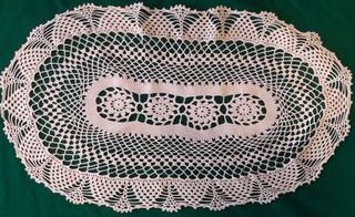 Centrotavola ovoidale di lino da 59 x 34 cm