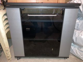 Mobile tv con piano girevole e porta vetro