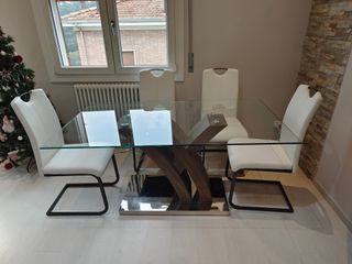 Tavolo soggiorno in vetro