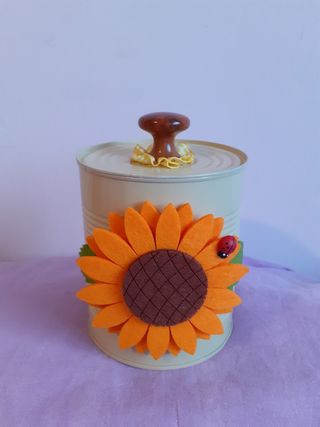 barattolo con strofinaccio dentro