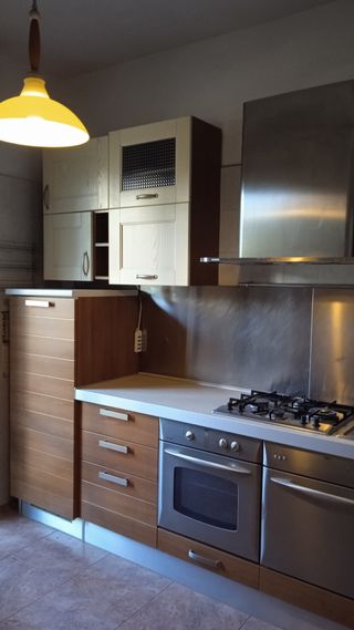 Cucina completa con elettrodomestici 