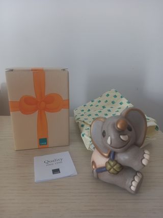 Elefante seduto THUN