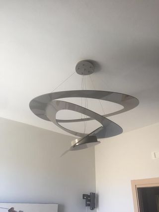 Lampadario stile moderno marca artemide 