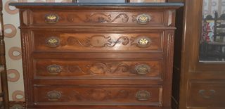 vendo Cassettiera antica in noce. 