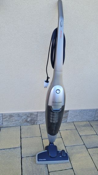 Aspirapolvere senza sacco Electrolux
