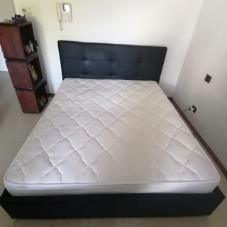 Letto matrimoniale con contenitore e materasso 