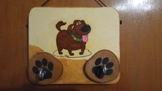 portaguinzagli in legno da appendere