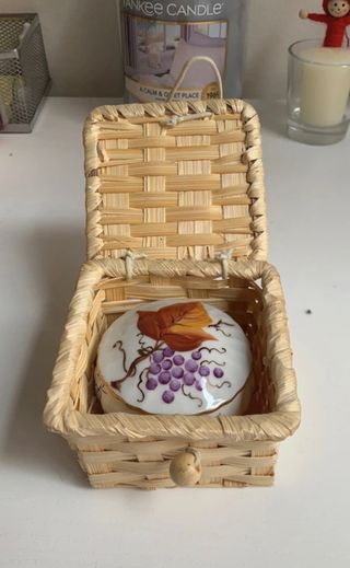 portagioie in porcellana