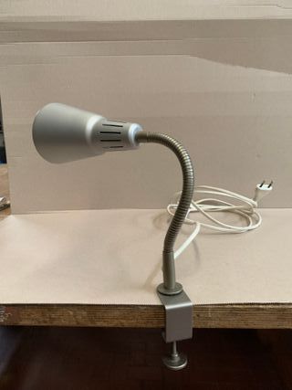 Lampada da scrivania orientabile