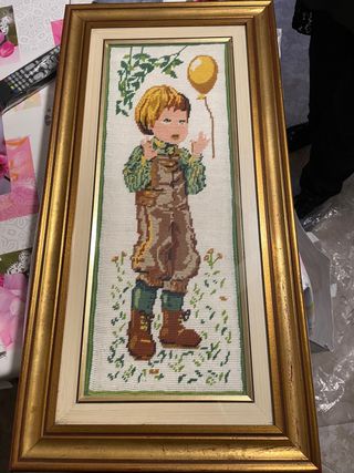 Quadro con disegno ricamato a mezzo punto