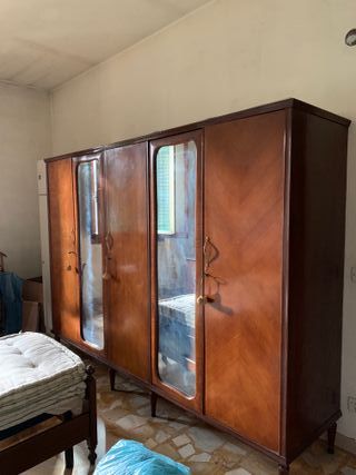 Armadio vintage in legno anni ’50 