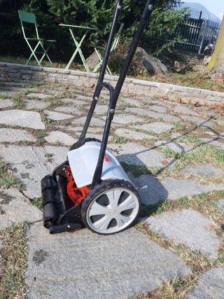 Tosaerba manuale a spinta