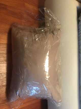 Cuscino ricamato a mano