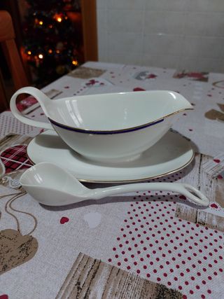 Salsiera con piattino Royal Carlsbad e cucchiaio