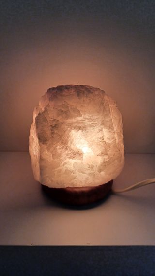 Lampada in quarzo rosa