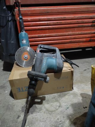 Martello e flessibile Makita 