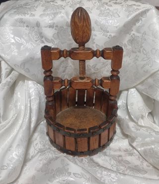 Schiaccianoci artigianale vintage legno e ferro 