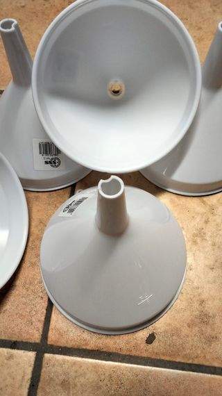 imbuto in plastica nuovi