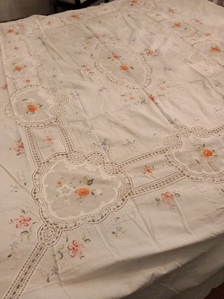 tovaglia da 12 in organza ricamata