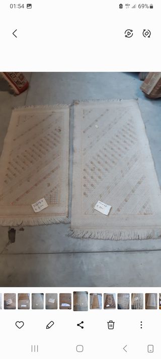 2 tappetini misure in foto 