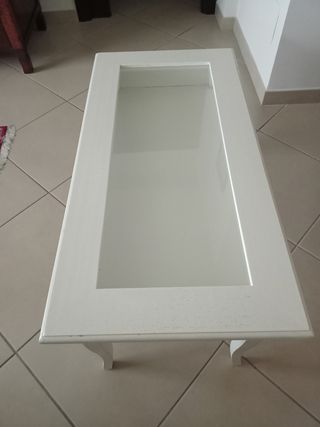 Tavolino bianco a vetrina