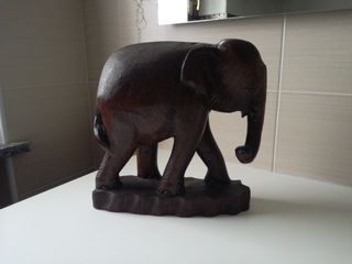 Elefante grande in legno