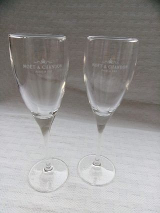 Set 2 calici Moet & Chandon