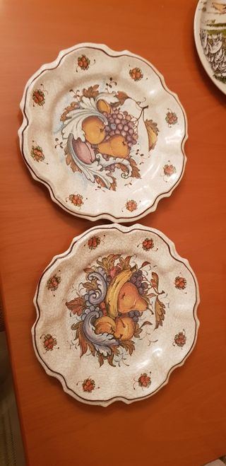 piatti in plastica decorati