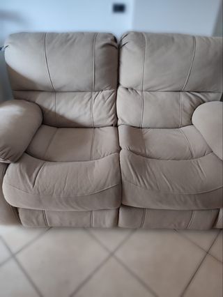 Divano due posti con reclinabili 