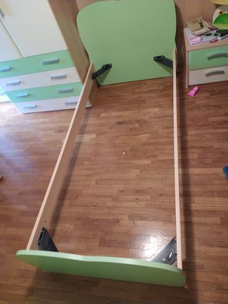 letto ad una piazza bambina