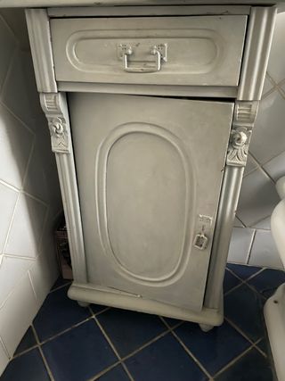 Coppia di comodini in legno 