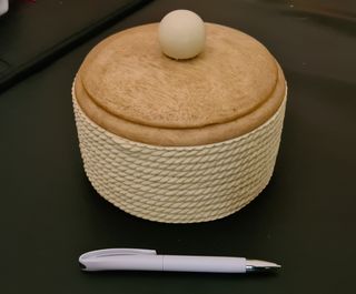 Contenitore portagioie con coperchio