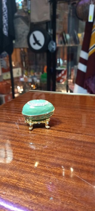 uovo stile Fabergé in orizzontale
