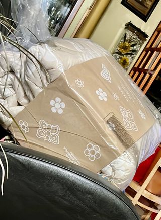 Trapunta beige e bianca
