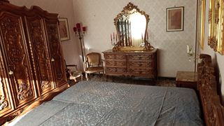 Camera da letto completa in stile barocco