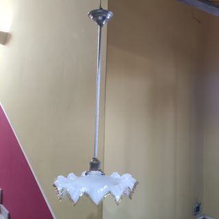 Lampadario anni '40 in opalina.