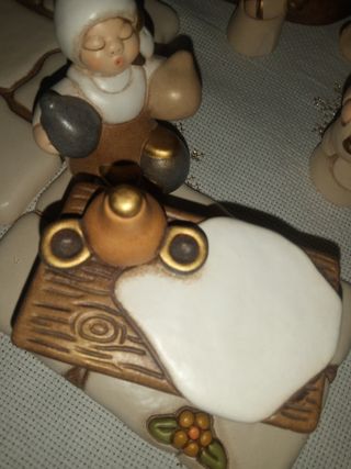 thun x presepe signora con fieno più cavallo 