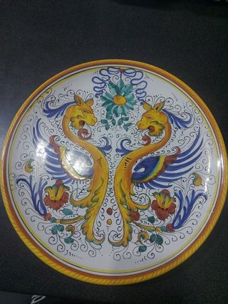 piatto in ceramica decorato a mano de ruta 