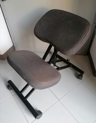 sgabello ergonomico con appoggio per ginocchia