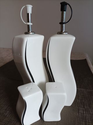 Set goccia olio aceto sale e pepe.