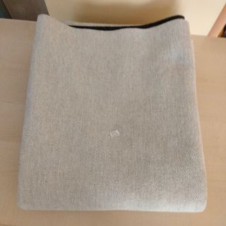 tessuto beige tipo velluto 