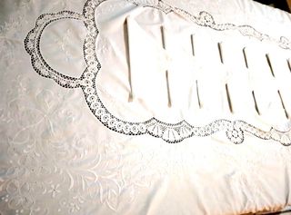 tovaglia ricamata a mano inserti pizzo Uncinetto !