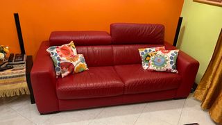 Divano pelle rosso ciliegia