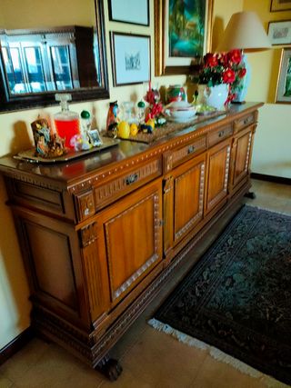 Soggiorno in stile, in legno massello di noce