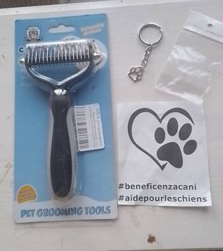 set spazzola e portachiavi