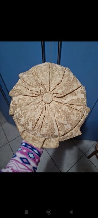 cuscino in seta rotondo